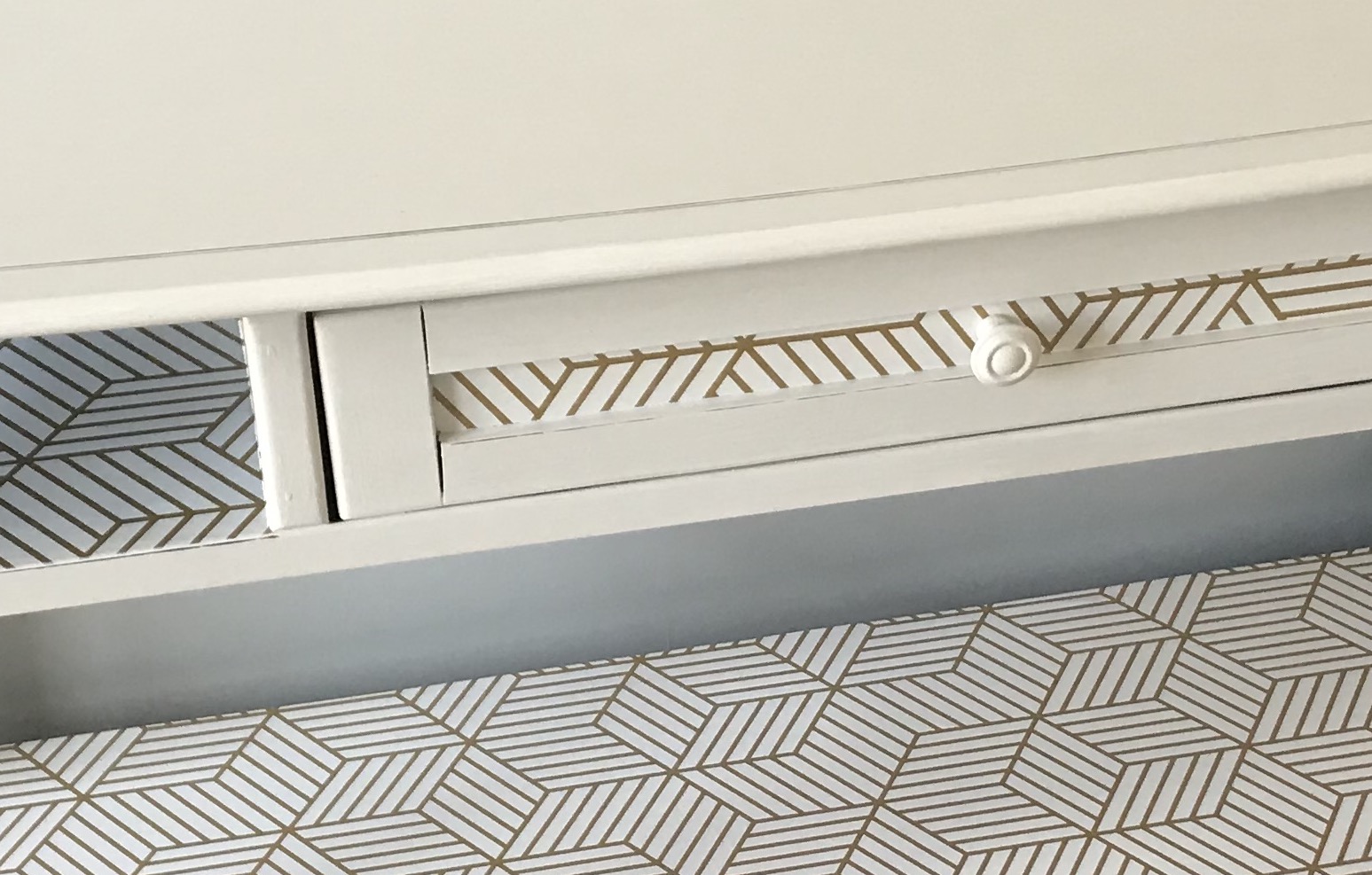 Chalk Paint: Modern Meets Shabby Chic - LifeSoldier Living